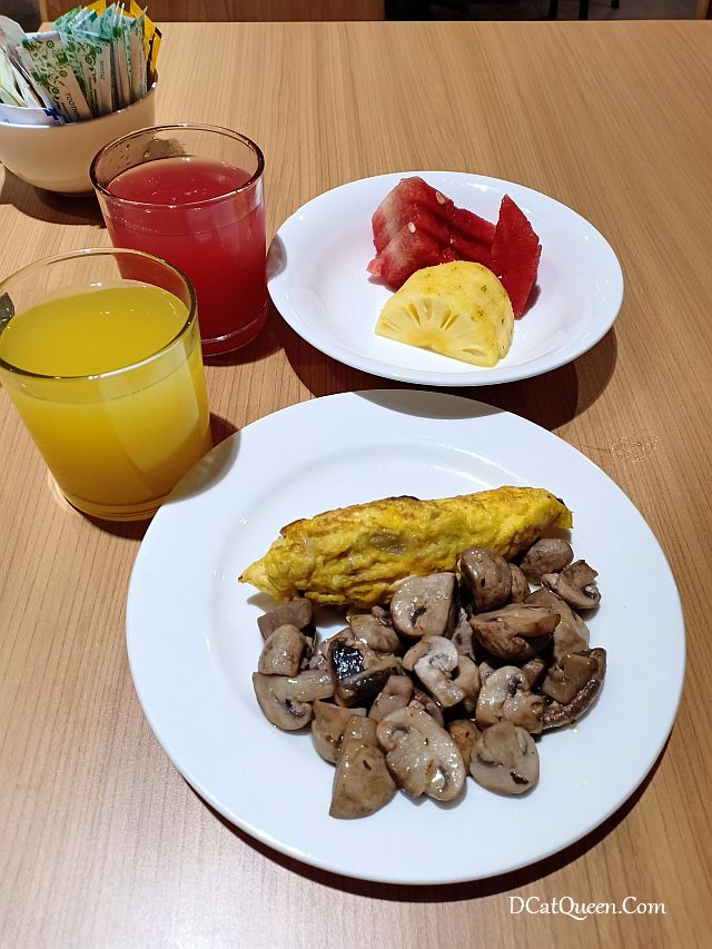 REVIEW HOTEL GUMAYA TOWER, HOTEL BINTANG LIMA DI PUSAT KOTA SEMARANG
