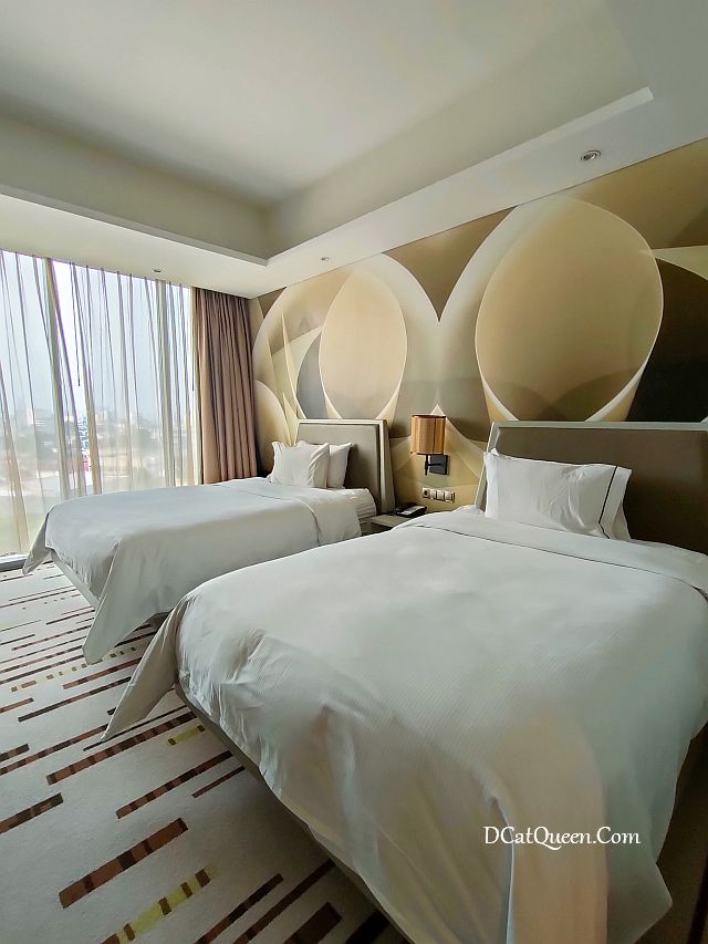 HOTEL JAKARTA: STAYCATION MENGESANKAN DI DOUBLETREE BY HILTON, CIKINI