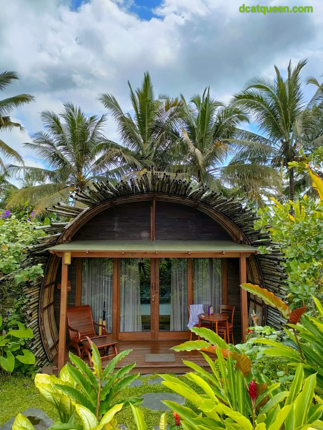 HOTEL BALI: PENGALAMAN MENGINAP DI BEEHOUSE DIJIWA UBUD VILLA