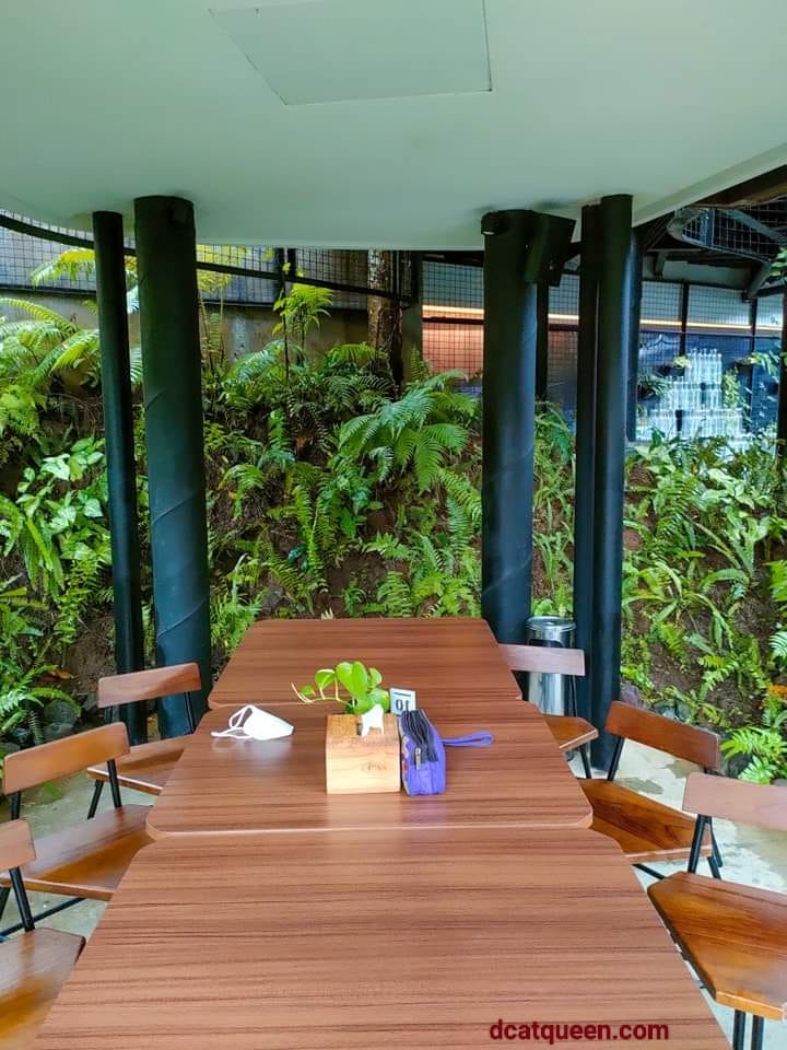 KULINER BALI: WYAH UBUD, KAFE BERTEMA ALAM DENGAN DESIGN UNIK
