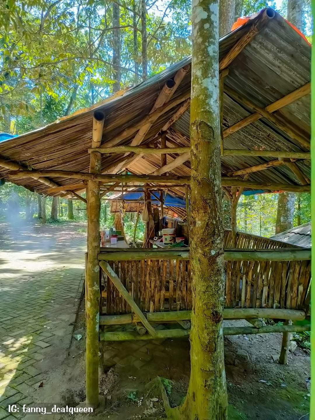 WISATA BANTEN: TREKKING BERSAMA KELUARGA KE CURUG PUTRI CARITA, ANYER