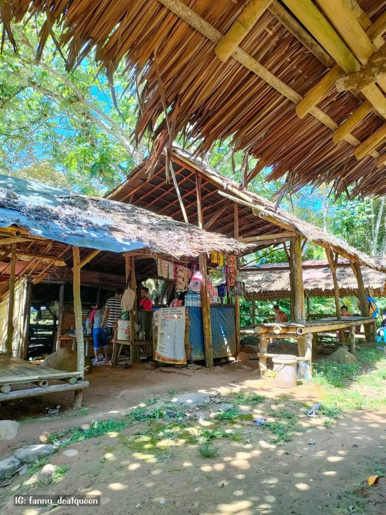 WISATA BANTEN: TREKKING BERSAMA KELUARGA KE CURUG PUTRI CARITA, ANYER