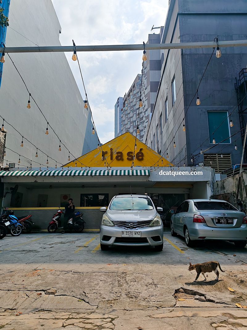 KULINER JAKARTA: MENCICIPI KULINER KHAS SULAWESI & NUSANTARA DI CIKINI